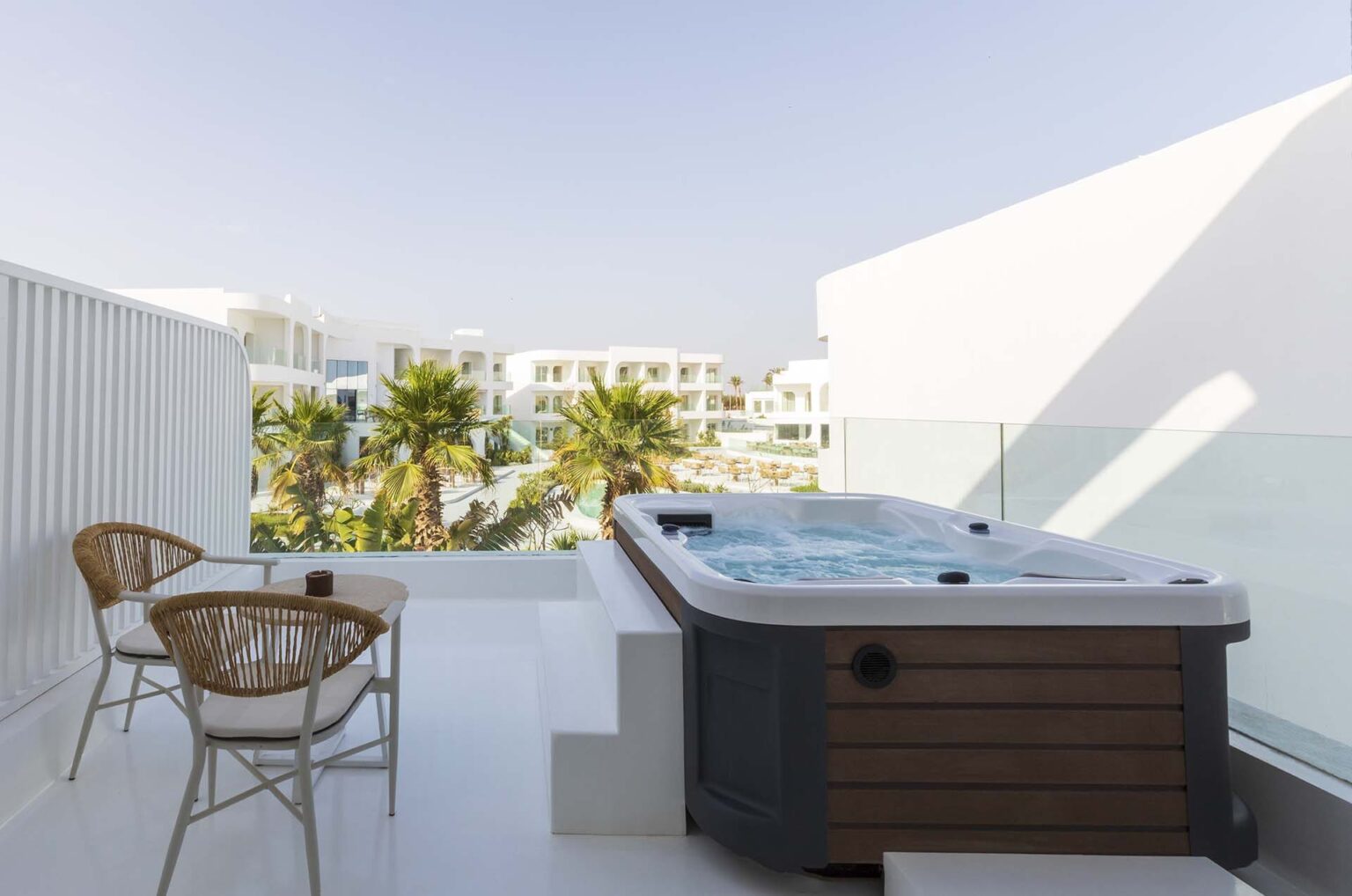 Gypster Jacuzzi Room – Meraki Resorts